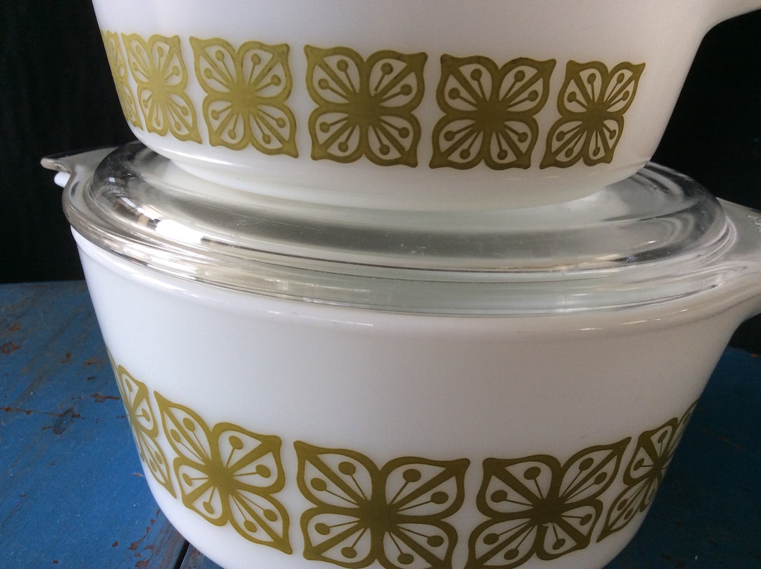 Pyrex. Vintage Pyrex Casserole Square Flowers Retro Casserole Mid ...