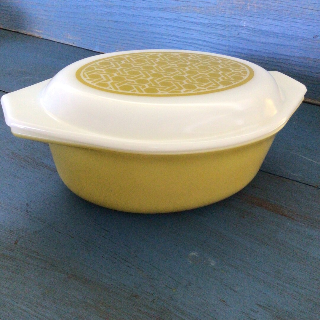 Pyrex, Vintage Wicker, Promotional Pattern Oval Casserole. - Etsy