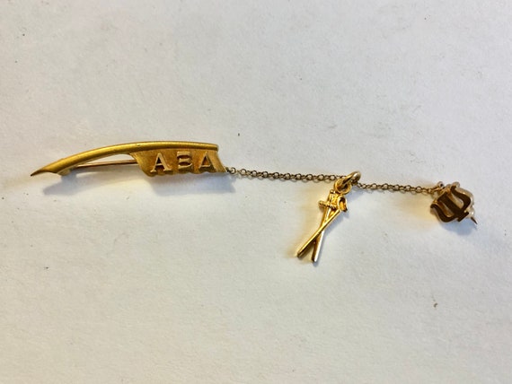 Alpha Xi Delta Quill Pin