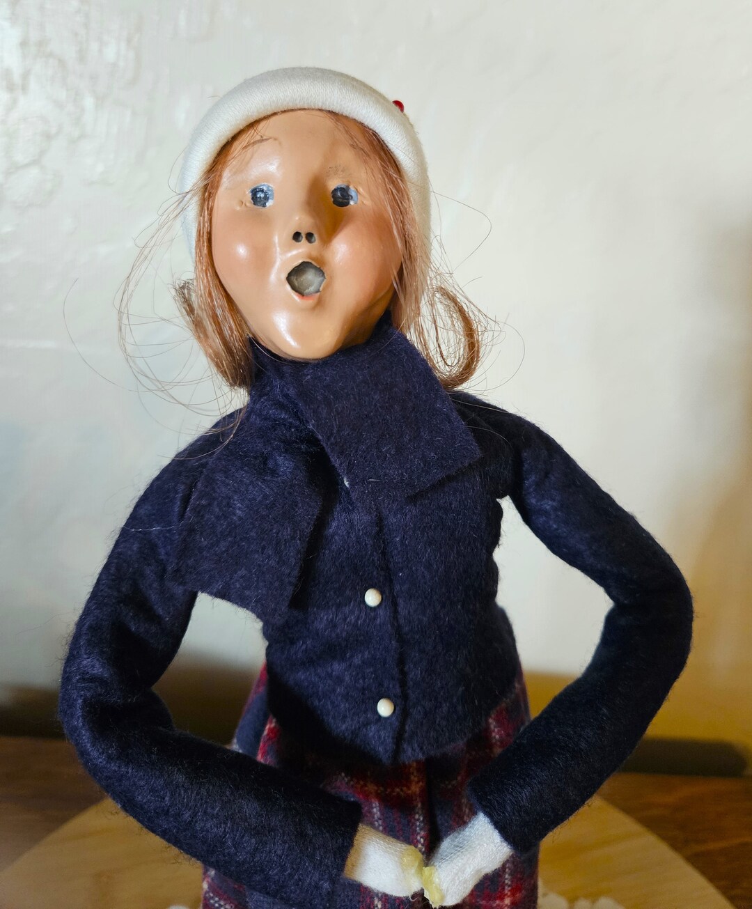 Bryer, Woman Singing, From the 1992 "the Carolers" Collection - Etsy