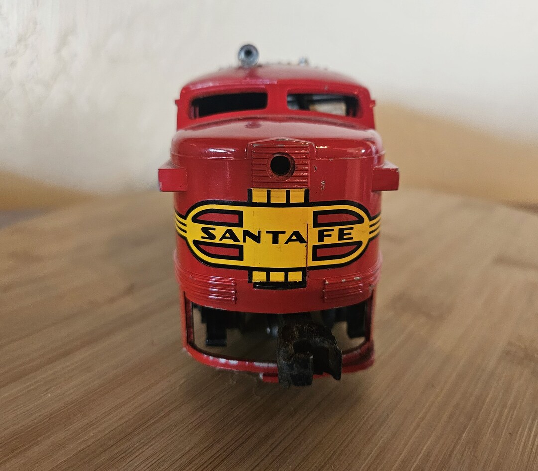 Lionel Santa Fe Diesel Engine, 223, O Gauge, war Bonnet Design With B ...