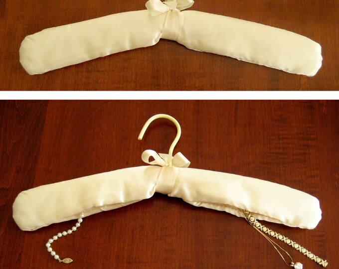 Coat Hanger Safe - Set of Two Stowaway Clothes Hangers - Secret Jewelry ...