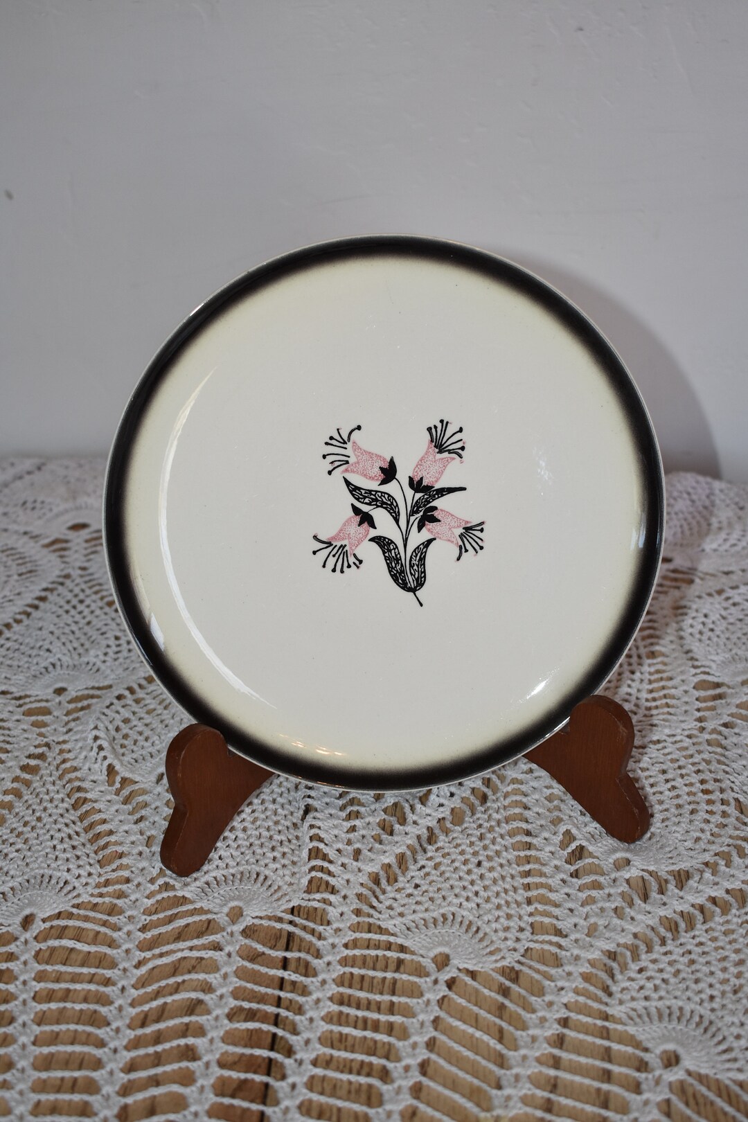 Vintage Stetson STT73 Dinnerware Pink Fuchsia Flower, Black Leaves Hand ...