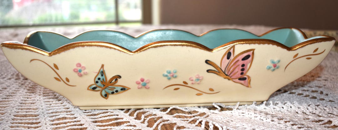 Beautiful Vintage Hull USA Pottery Ceramic 1956 B8 Hand Painted Raised ...
