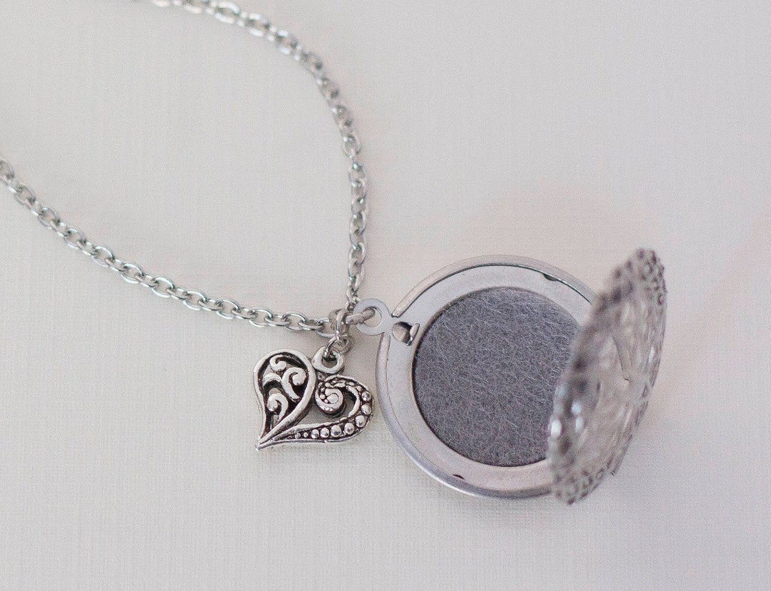 Heart Diffuser Necklace for Essential Oils, 30 Oil Pads, Aromatherapy ...