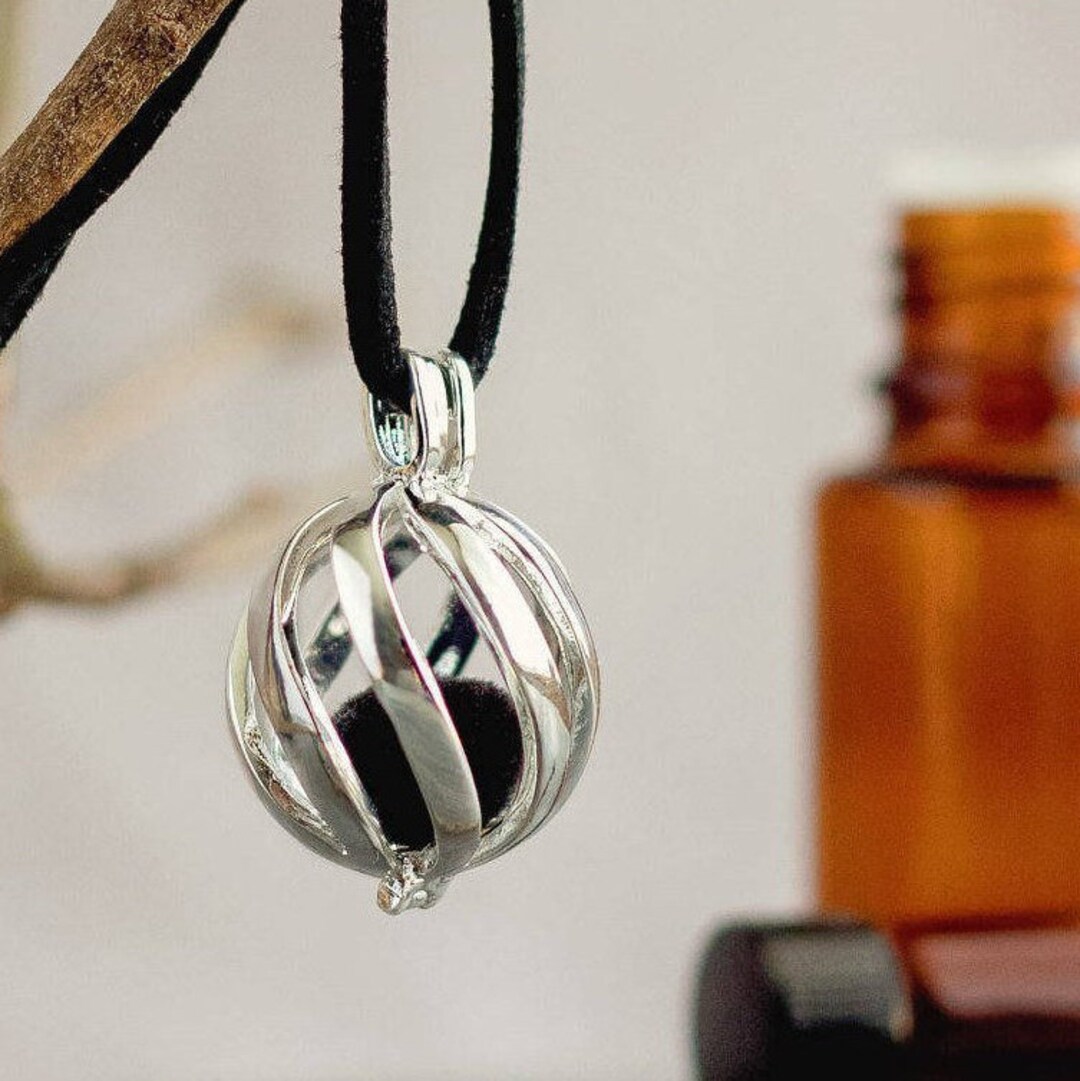 Aromatherapy Jewelry, Essential Oil Diffuser Necklace, Oil Locket ...