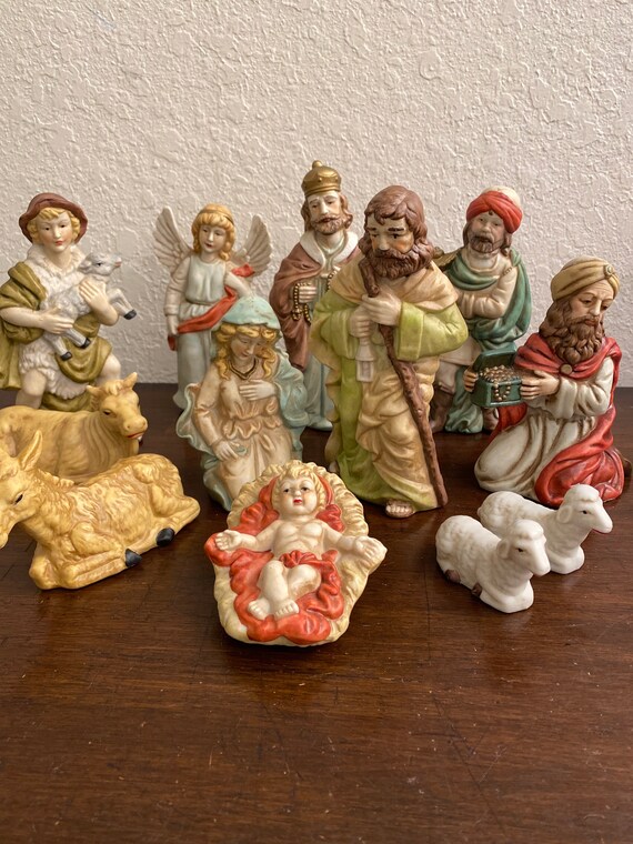 Christmas Nativity Sets Polyresin Christmas Nativity Scene: 11-piece ...