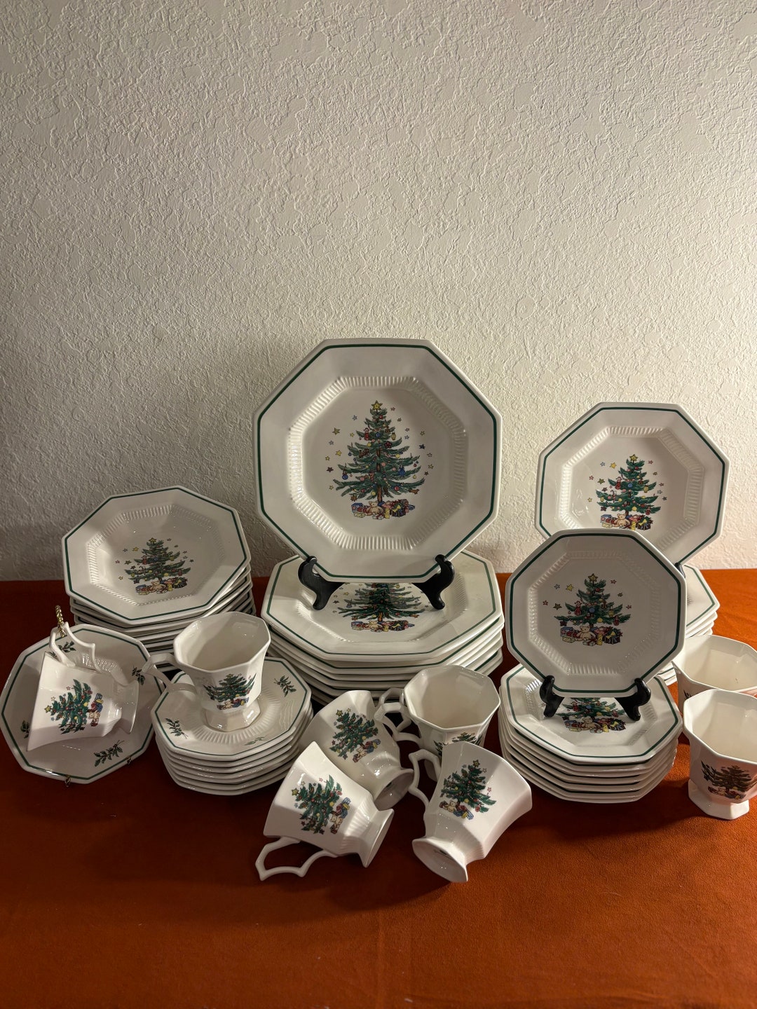Nikko Christmastime Octagonal Dinnerware Tree Pattern Six Piece Setting ...