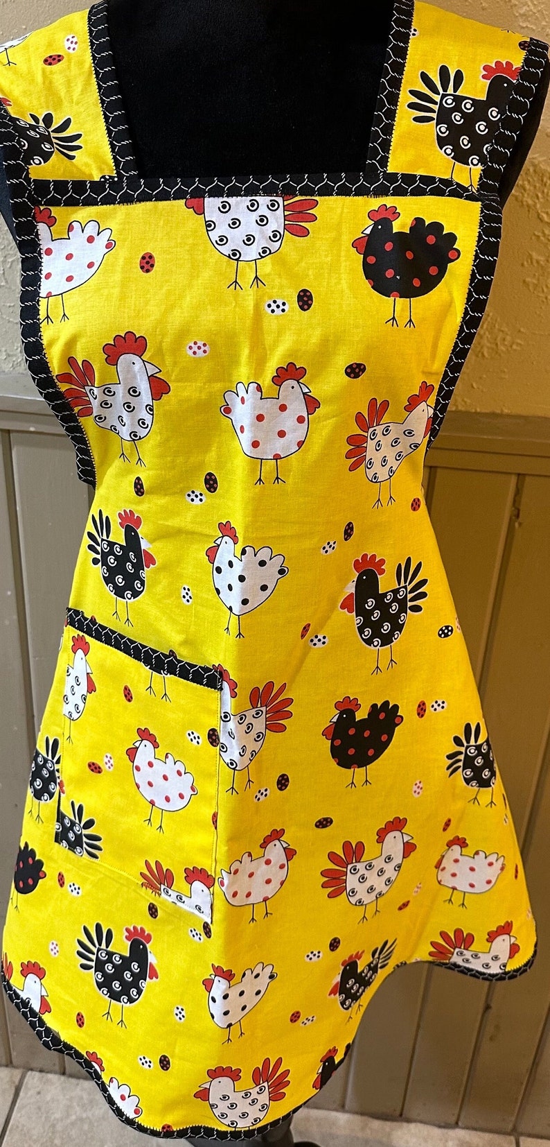 Apron With Chicken Theme Vintage Style Great Gift for Someone Who Loves ...