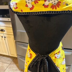 Apron With Chicken Theme Vintage Style Great Gift for Someone Who Loves ...
