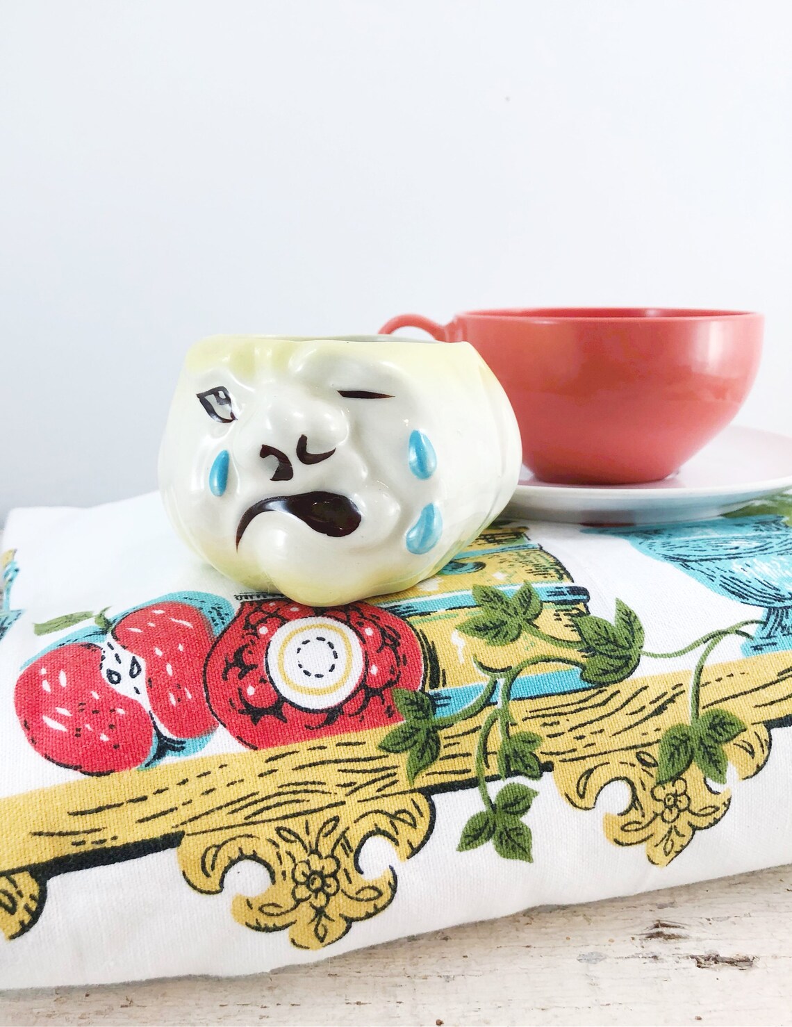 Kitschy Anthropomorphic Crying Onion - Etsy