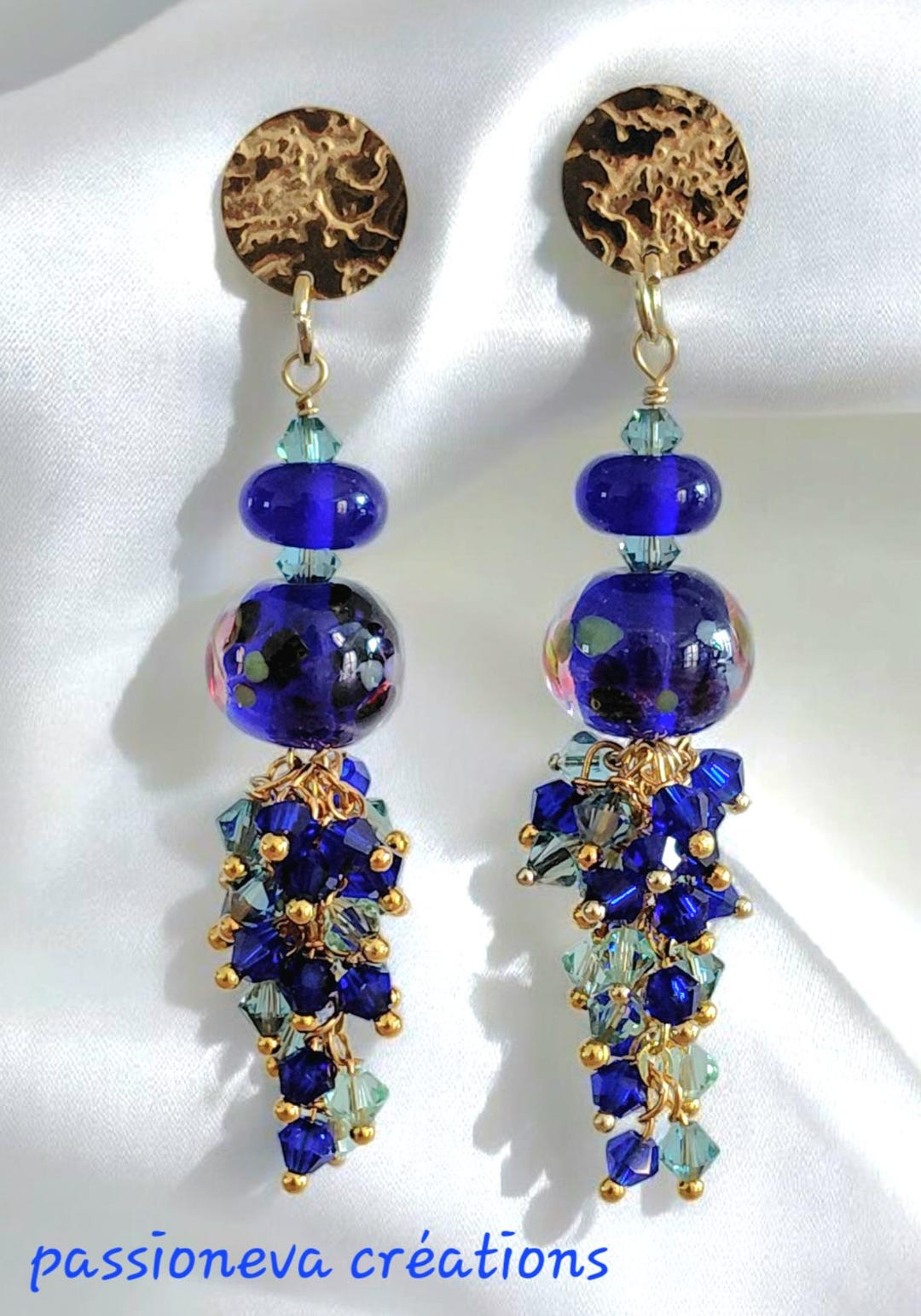 Boucles d'oreilles perles en verre filé tons bleus et perles cristal de ...