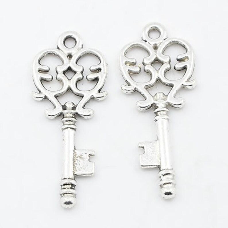 Skeleton Key Pendants Key Charms Antiqued Silver Heart Keys - Etsy