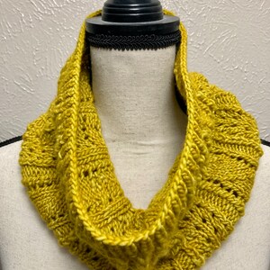 Feathertail Cowl Knitting Pattern, Digital File Only, Written for 4 ...