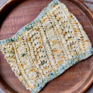 Feathertail Cowl Knitting Pattern, Digital File Only, Written for 4 ...