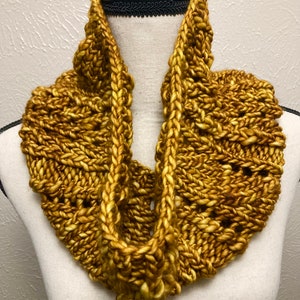 Feathertail Cowl Knitting Pattern, Digital File Only, Written for 4 ...