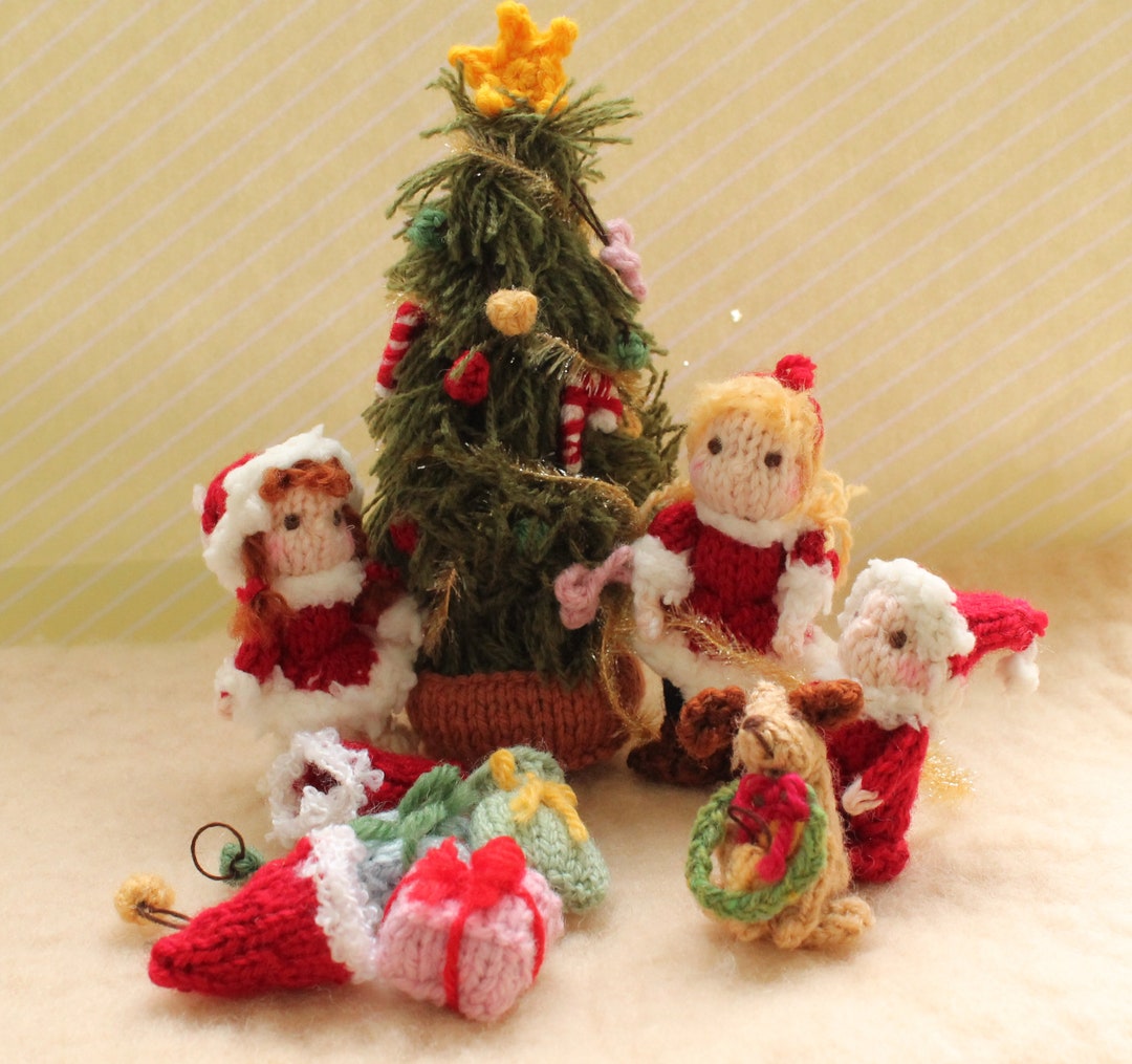 Mini Hand-knitted Christmas Tree and Decorating Children & Dog - Etsy