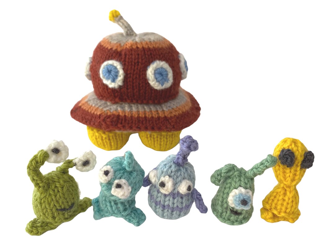 Mini Knitted UFO and Aliens Set All Knitted and Ready to Play - Etsy