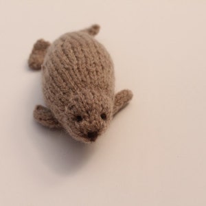 Seal Family Knitting Pattern PDF - Etsy