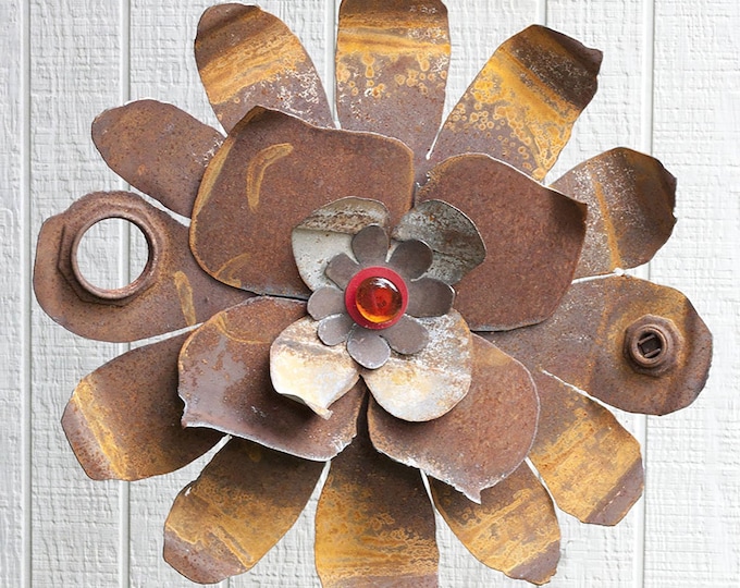 Giant Rusty Metal Flower. Yard Art Garden Sculpture or - Etsy