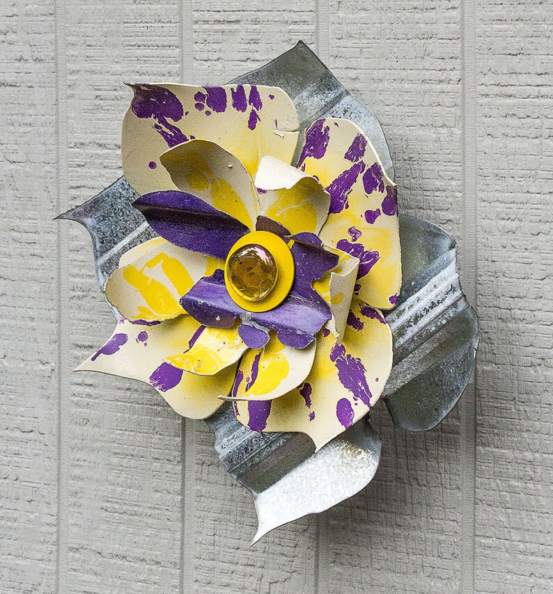 Galvanized Metal Flower. Use as Yard Art or Indoor-outdoor - Etsy