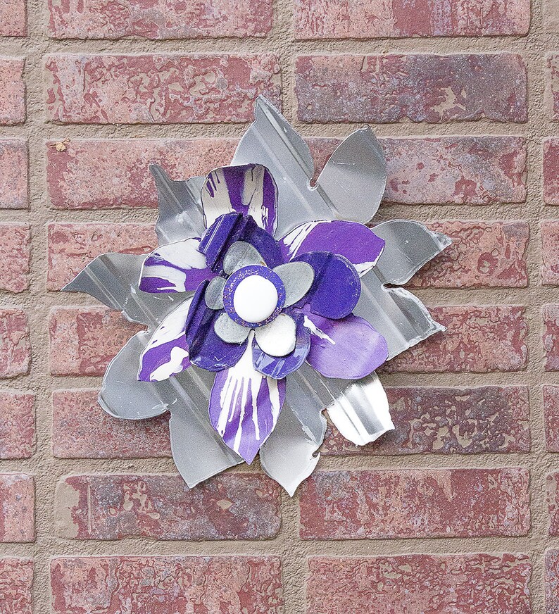Galvanized Metal Flower. Yard Art Lawn Garden Stake. Country Cottage ...