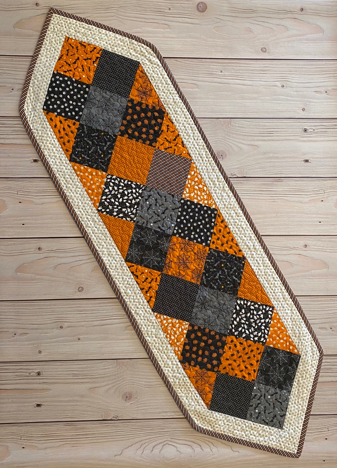 Halloween Table Runner -- PDF Quilt Pattern - Etsy