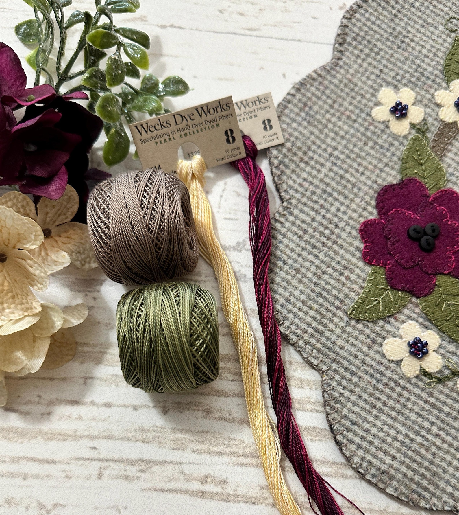 FLOWER GARDEN MAT -- Wool Applique Kit | Candle Mat | Thread Pack ...