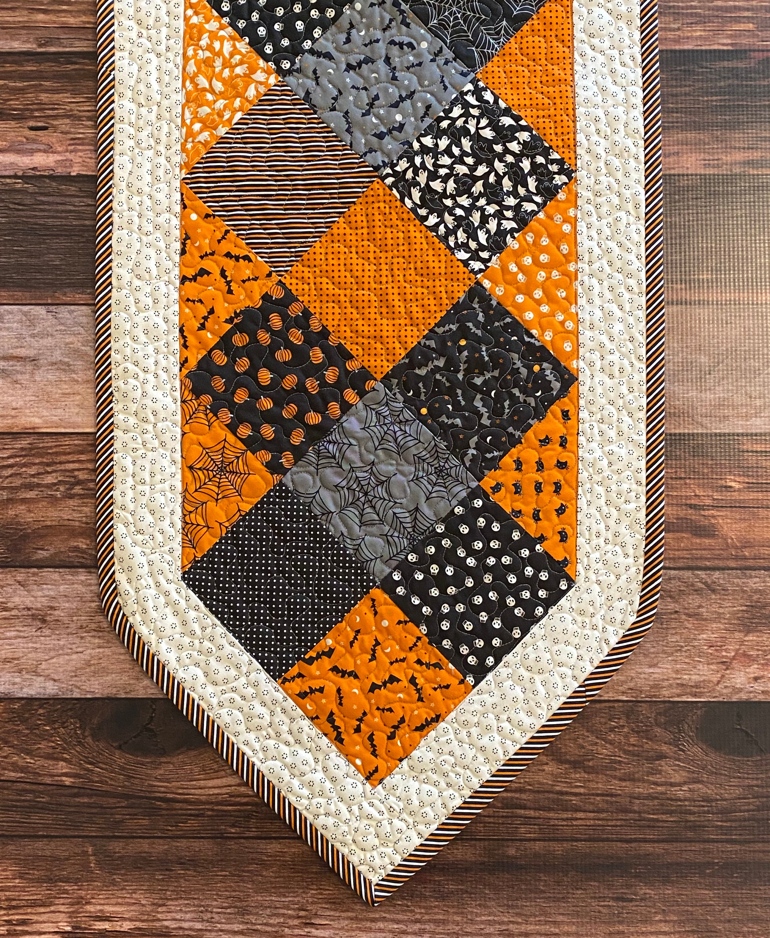 Halloween Table Runner -- PDF Quilt Pattern - Etsy
