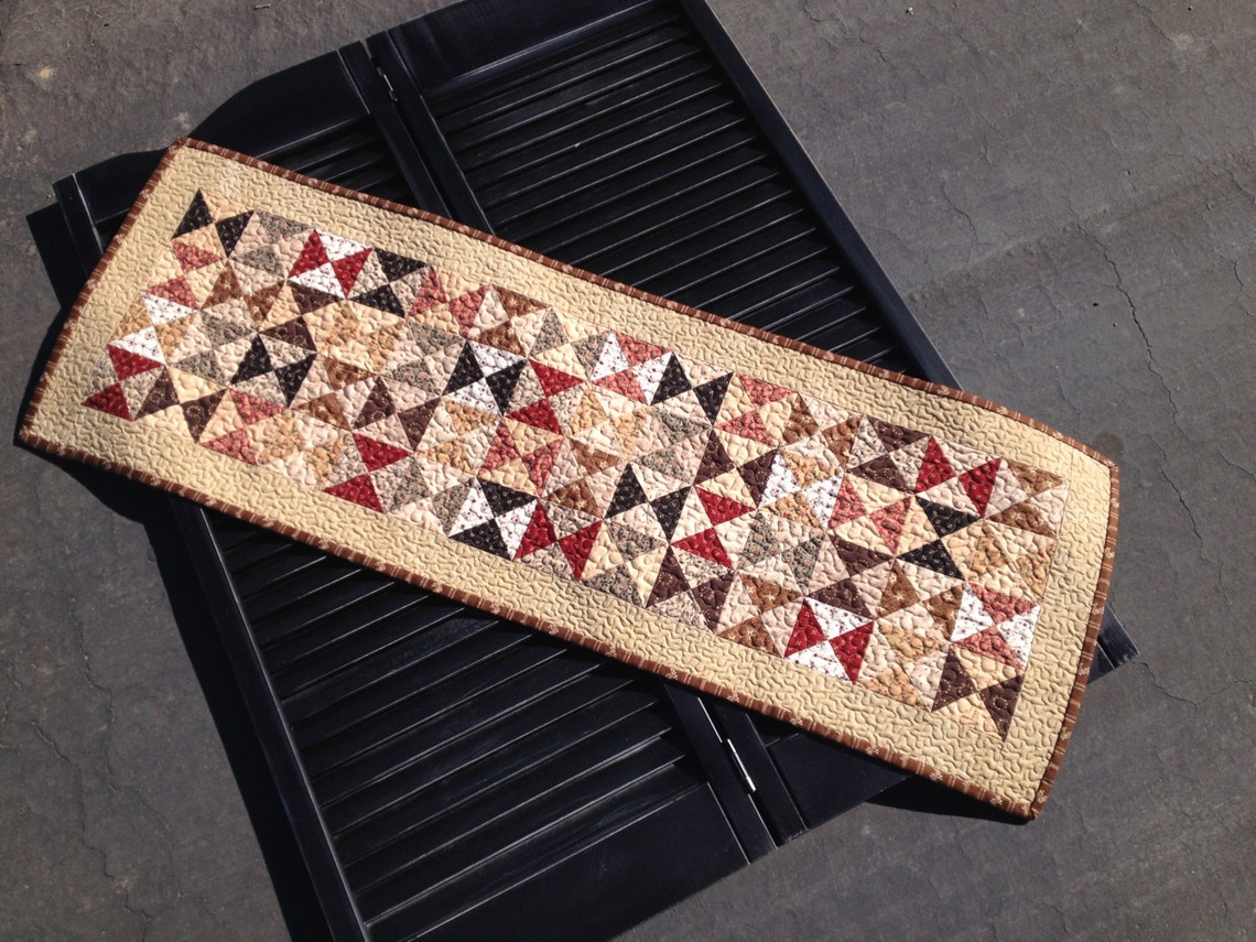 Heritage Runner Pdf Pattern - Etsy