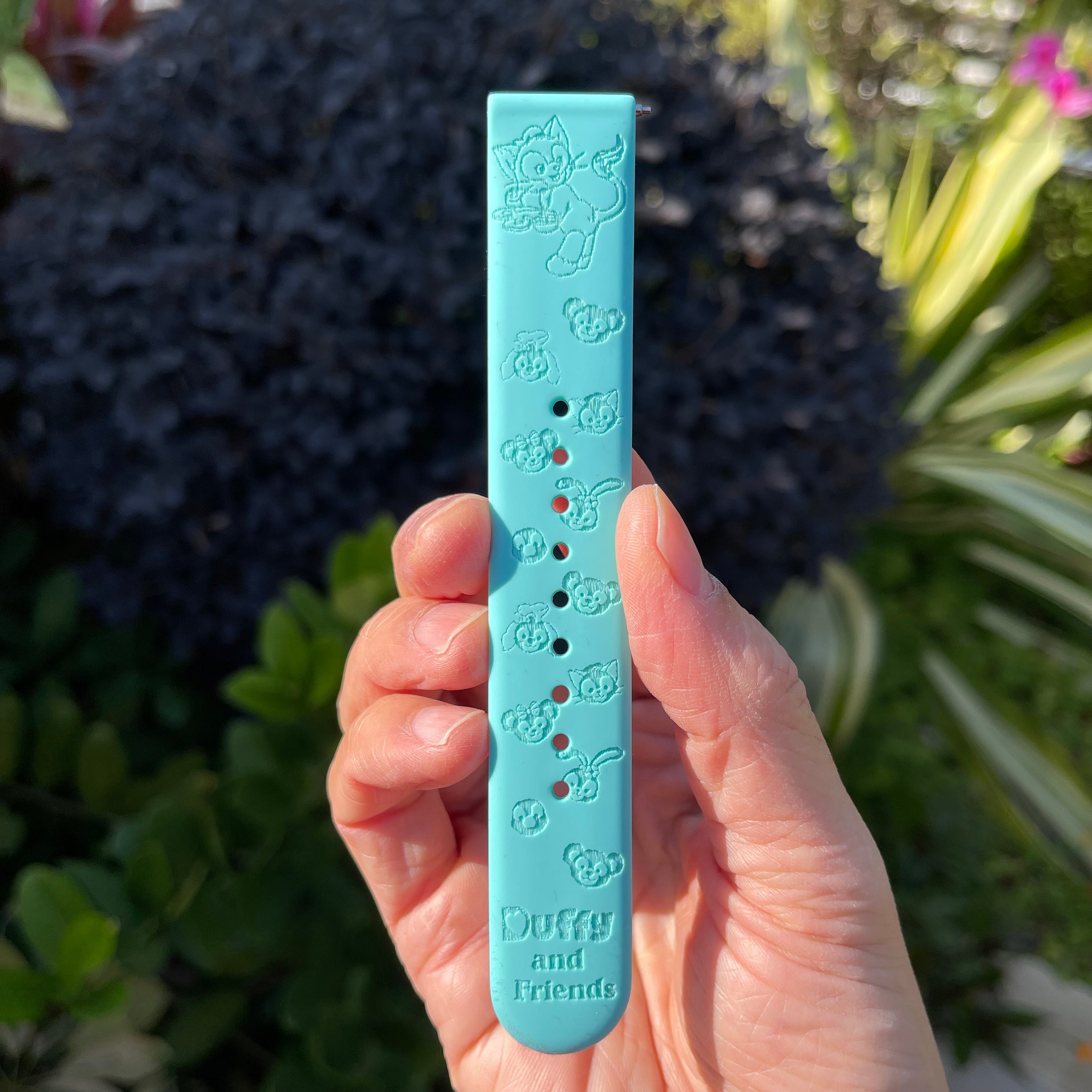 Disney Duffy and Friends Gelatoni Cat Laser Engraved Silicon Fitbit ...
