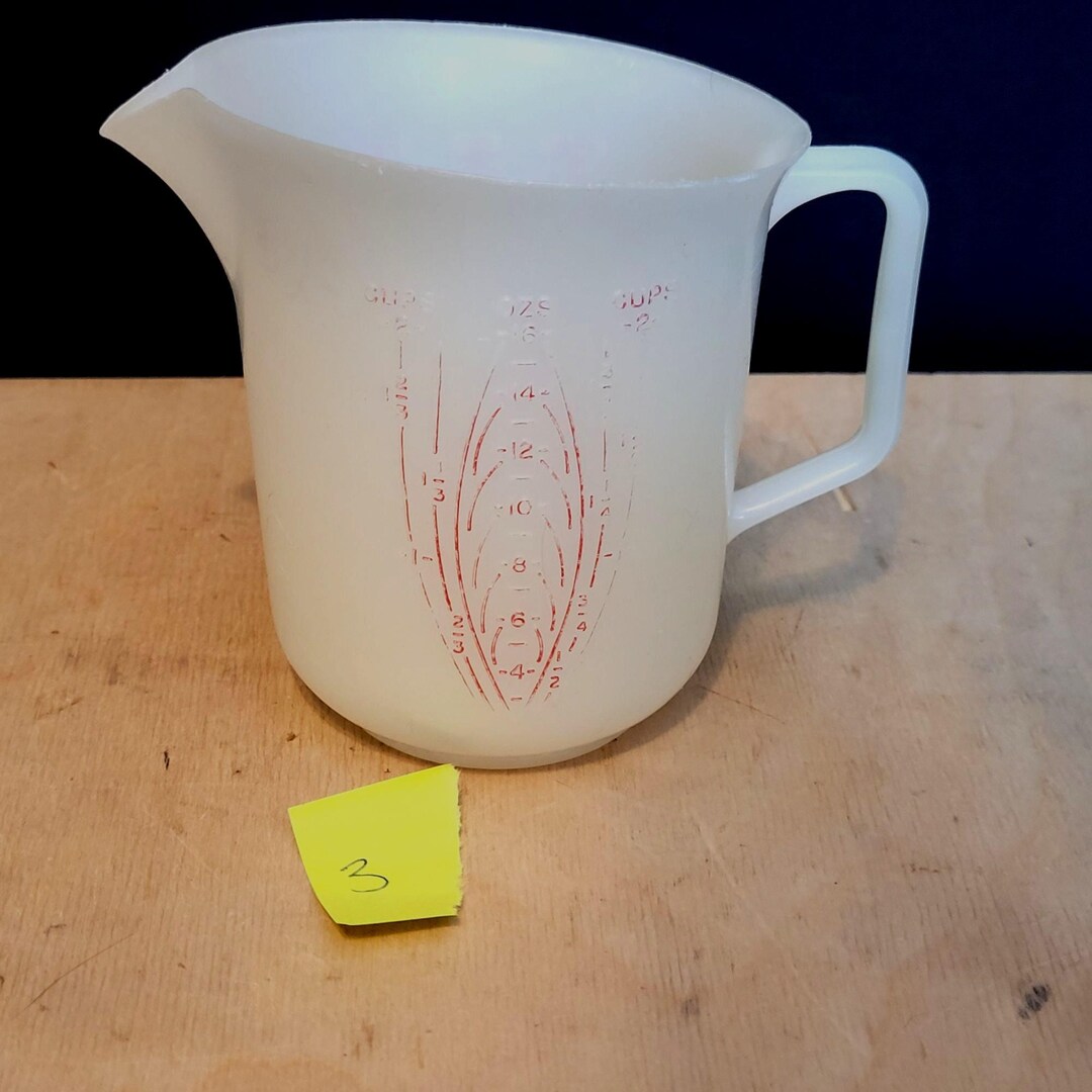Vintage Tupperware 2 Cup Measuring Cup Opaque 134 Number Wear Signs of ...