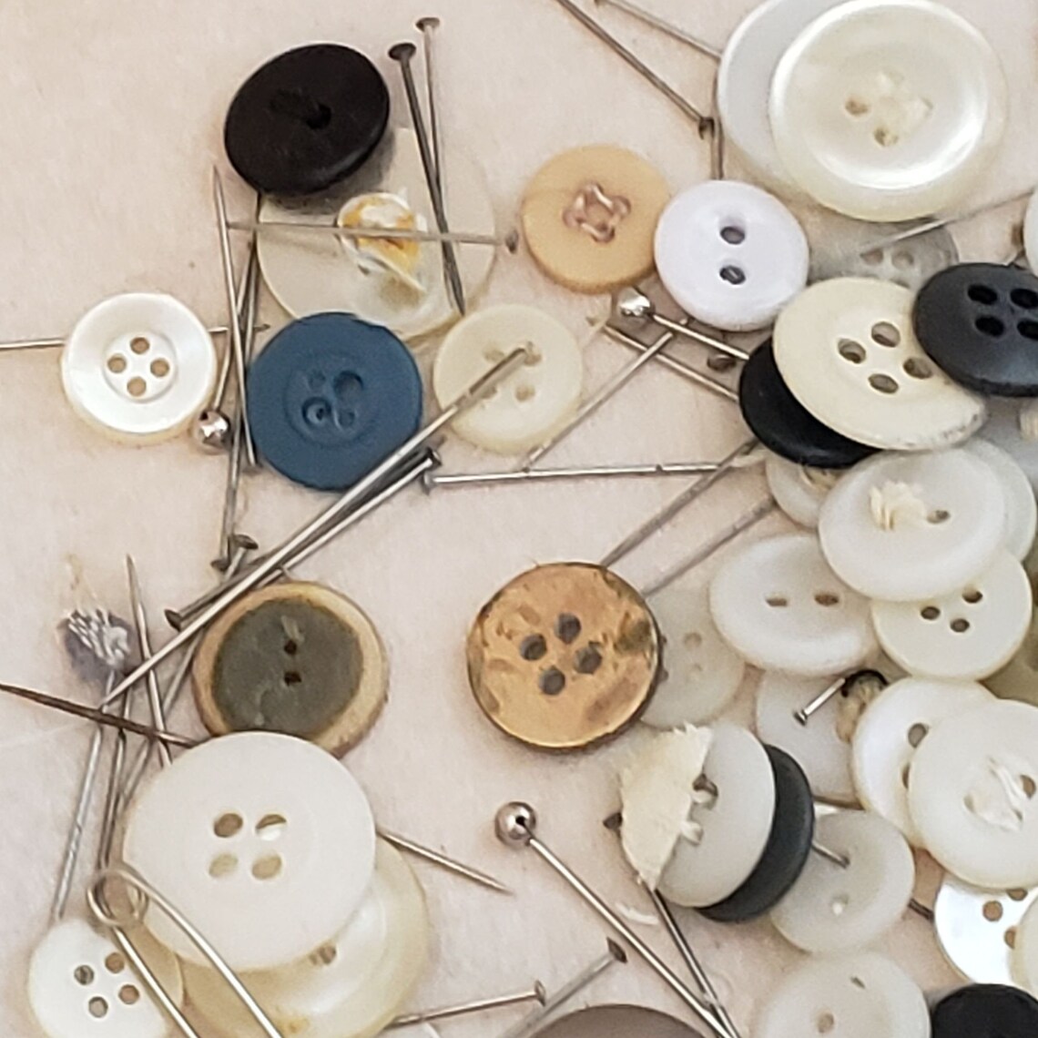 Vintage Button Box Assorted Shapes Sizes Colors Metal Plastic - Etsy