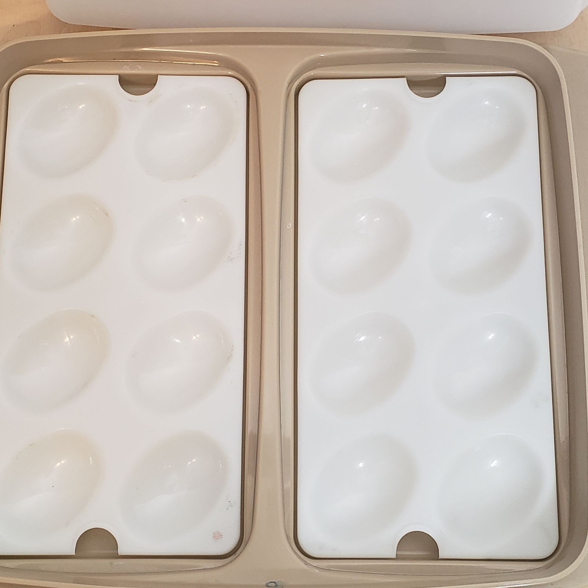 Vintage Tupperware Deviled Egg Storage Tray With Lid 723 2 Tan 2 ...