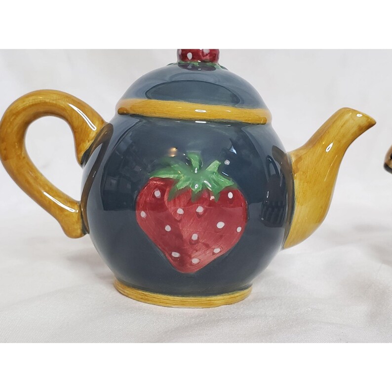 Debbie Mumm Teapot Salt and Pepper Shakers Vintage Japan - Etsy
