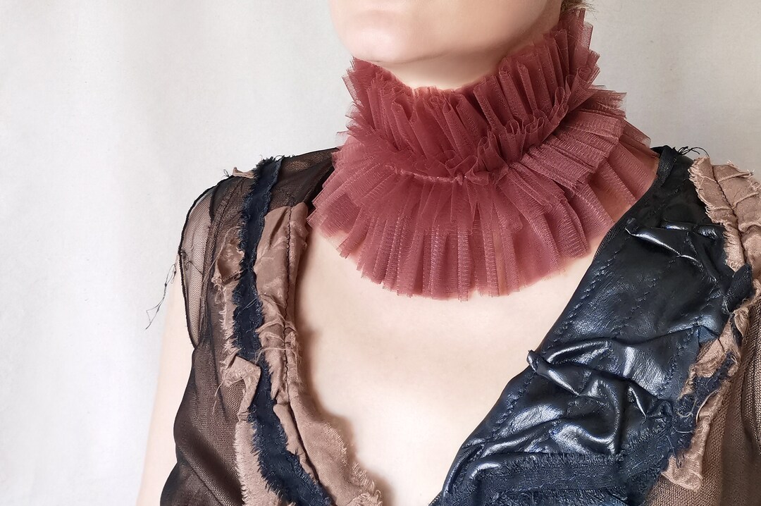 Pierrot Collar Tulle Ruffle Renaissance Collar Reddish Brown Neck Ruff ...