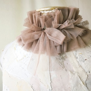 Elizabethan Tulle Ruff Collar in Taupe Brown Latte, Circus Costume for ...