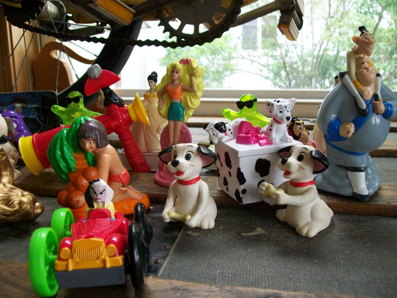 Lote de juguetes coleccionables Disney y de McDonald's - Etsy España