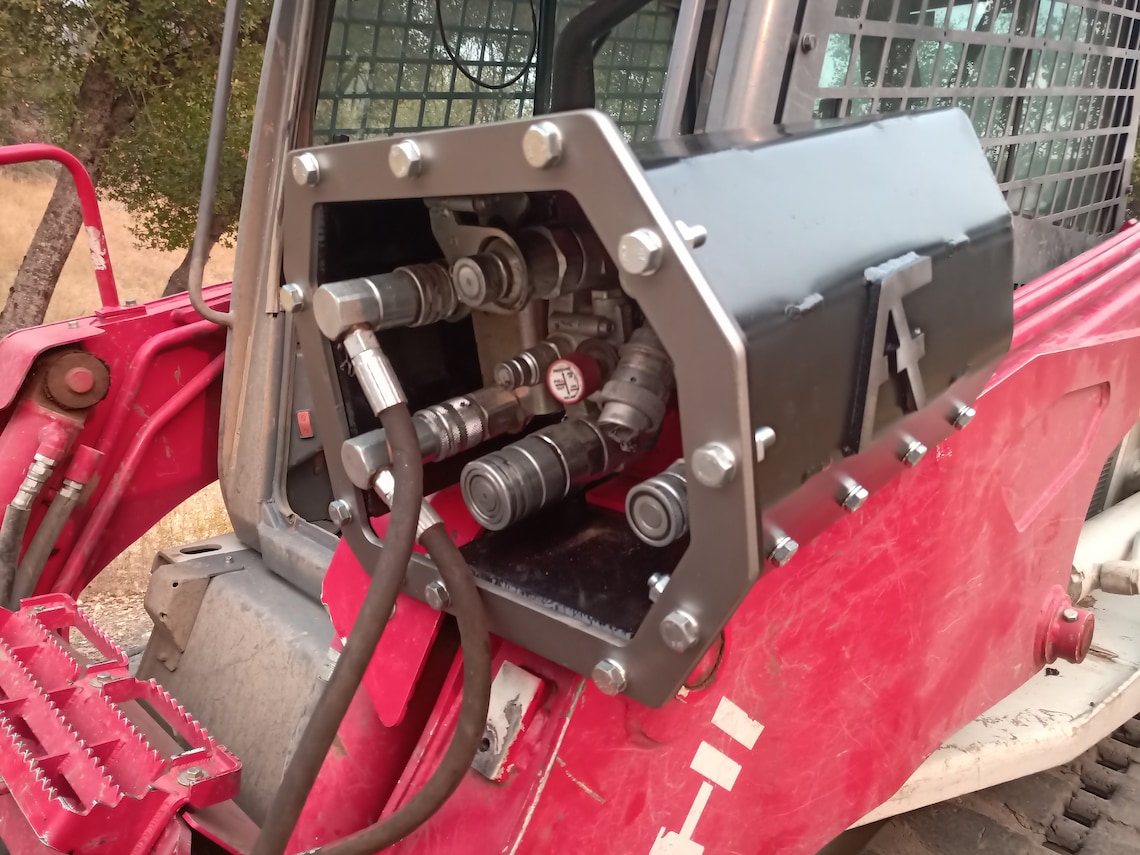 Takeuchi TL12R2 V2 Hydraulic Coupler Guard - Etsy