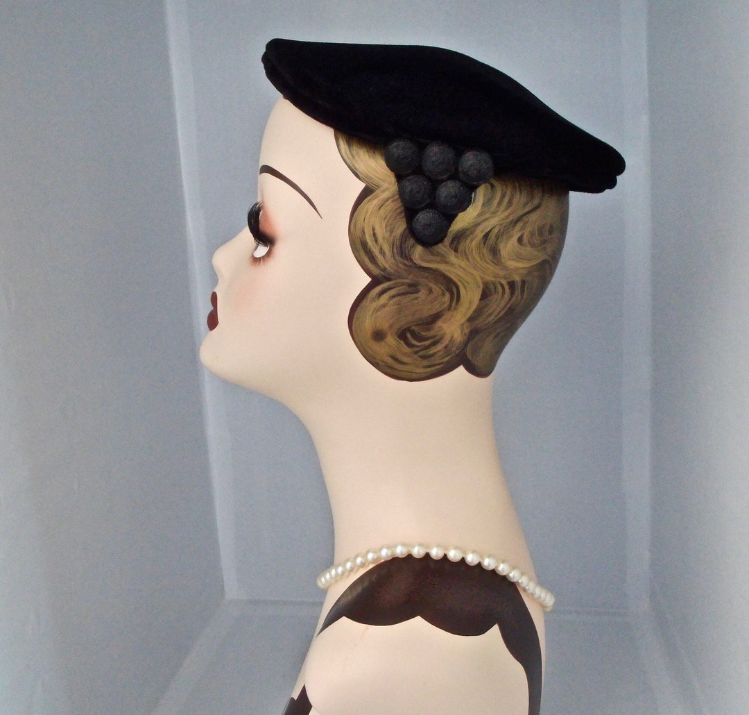 Black Velvet Capulet Hat, 1940s 50s Vintage Sandswept Casque Ladies ...
