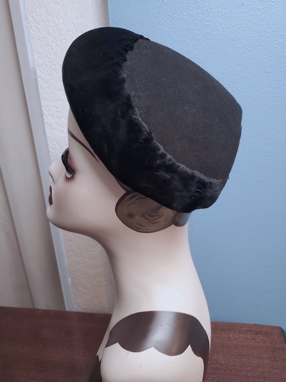 1950s vintage crescent velvet - Gem