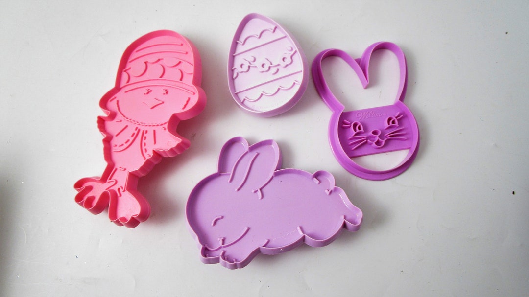 4 Vintage Plastic Easter Cookie Cutters Hallmark Wilton Chick Bunny ...
