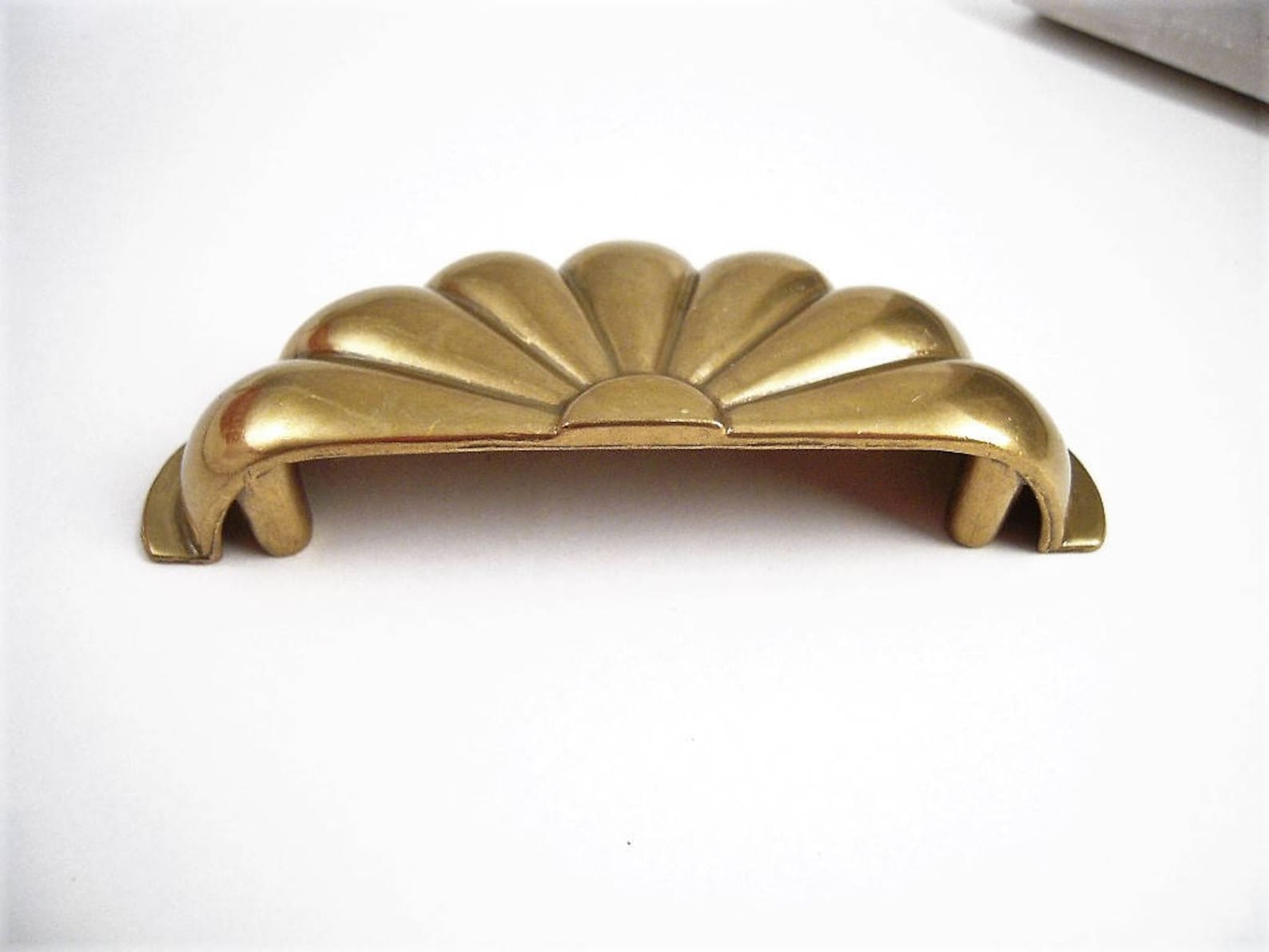 1 Brass Shell Drawer Pulls Handles 3 Screws on Center - Etsy