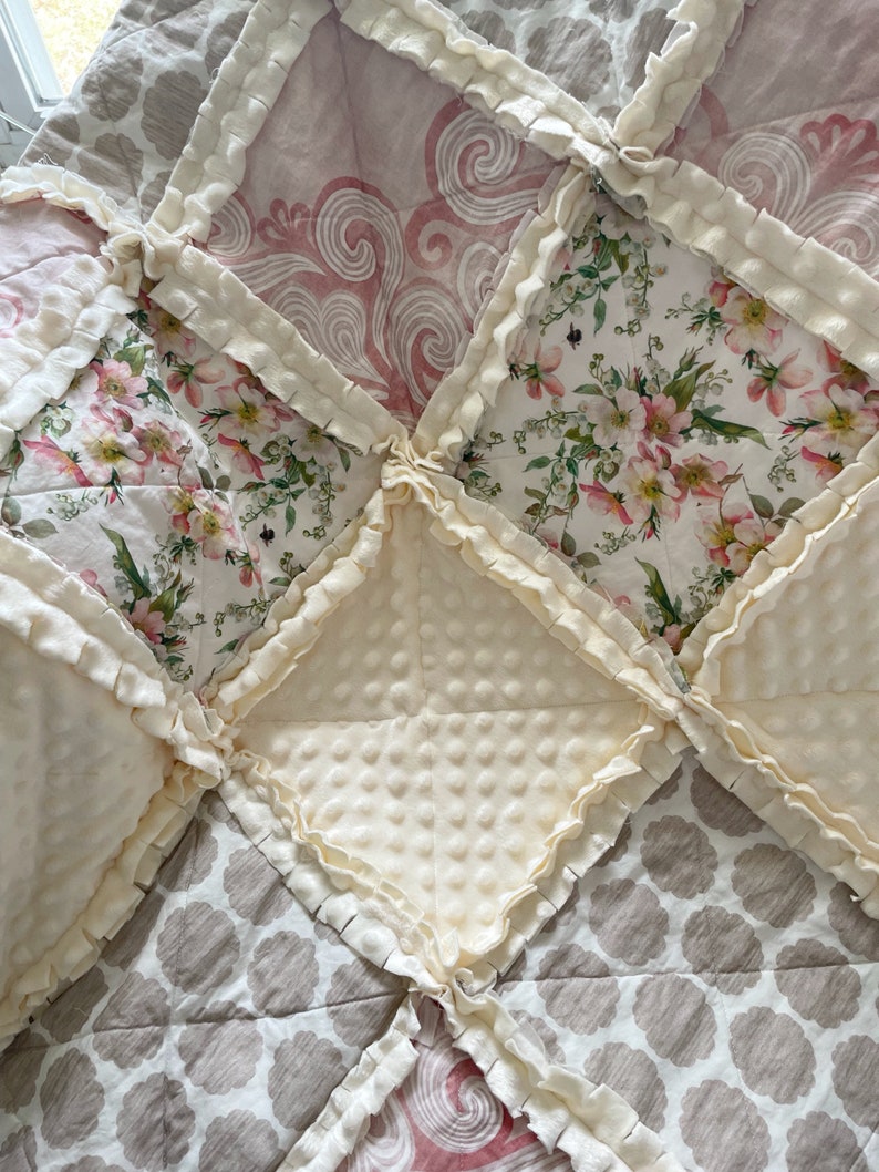 Handmade to Order Vintage Floral Rag Quilt in Cream and Pink Tones ...