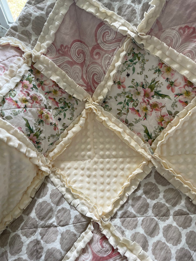 Handmade to Order Vintage Floral Rag Quilt in Cream and Pink Tones ...
