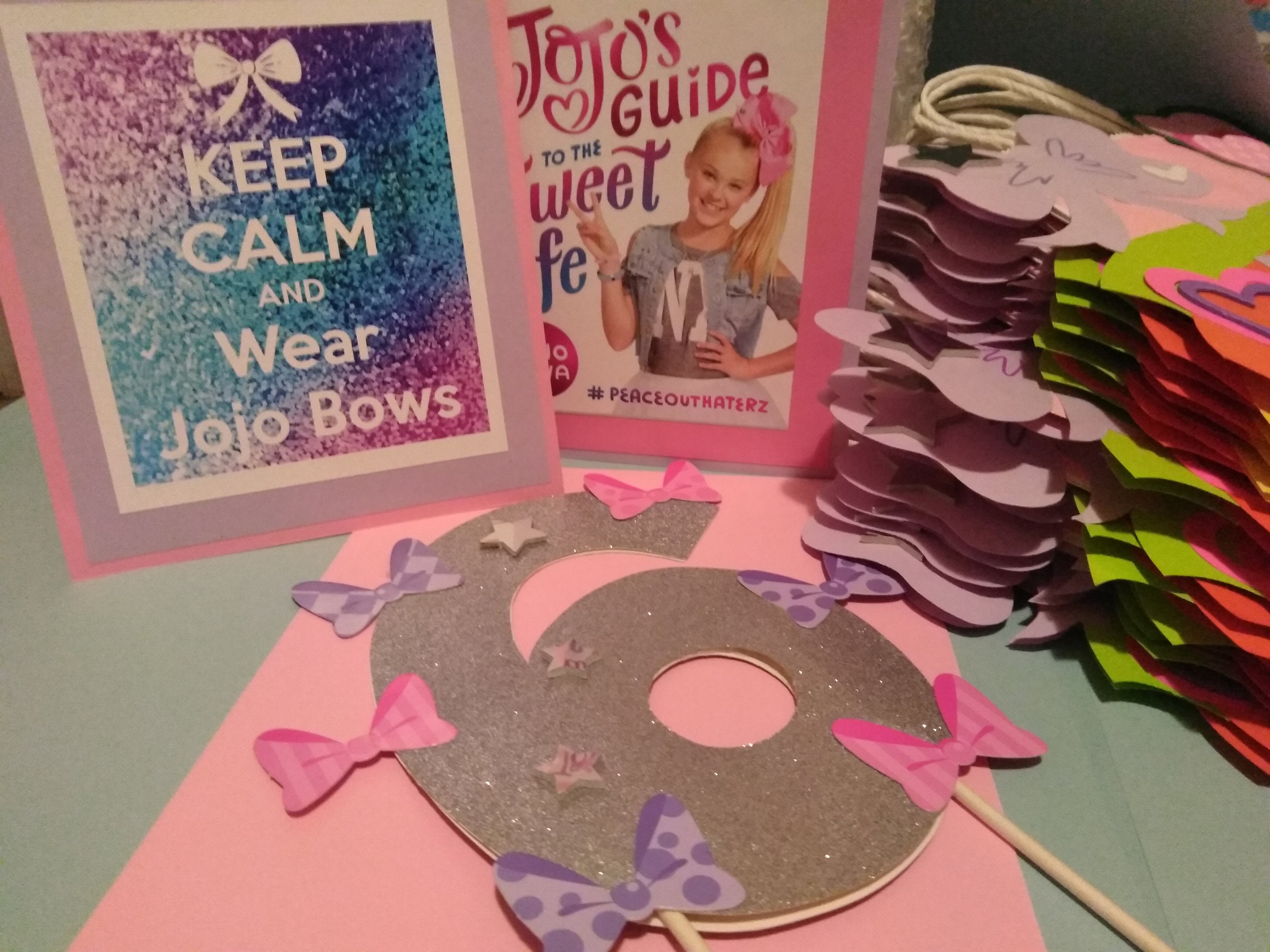 Jo Jo Siwa Signs, Jojo's Guide to the Sweet Life, Keep Calm and Wear ...