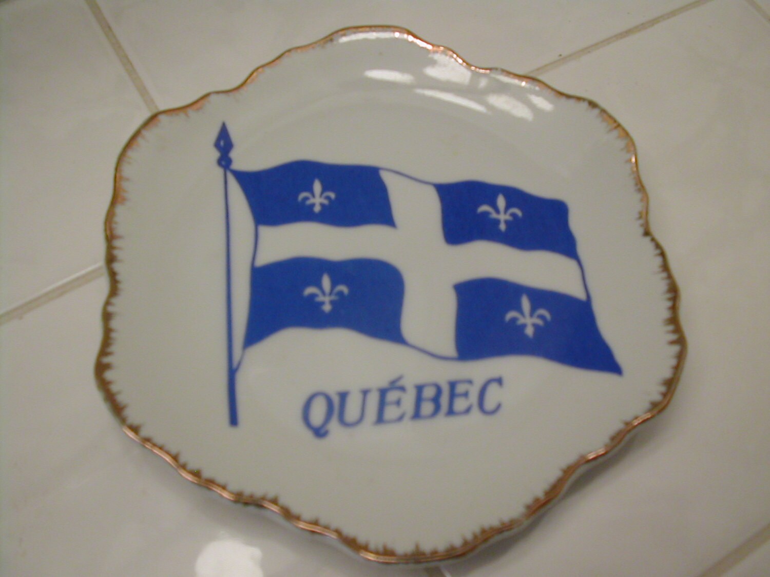 Vintage Commemorative Quebec Flag Plate Travelers Memento - Etsy