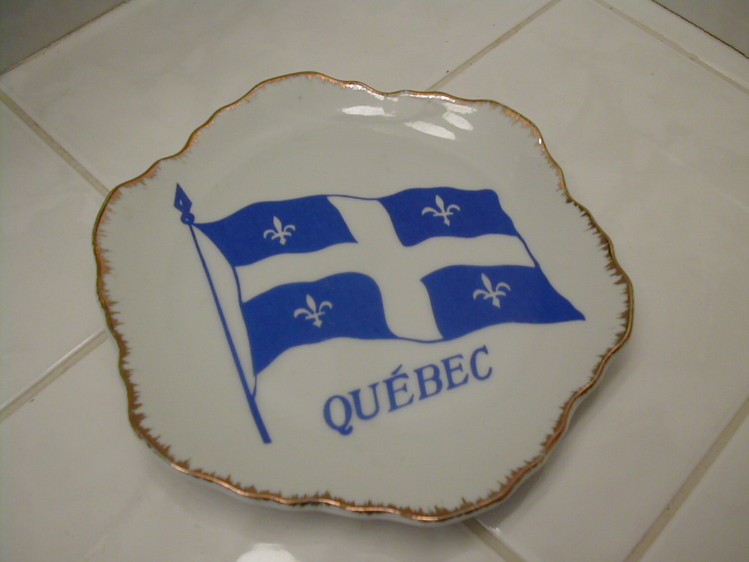 Vintage Commemorative Quebec Flag Plate Travelers Memento - Etsy
