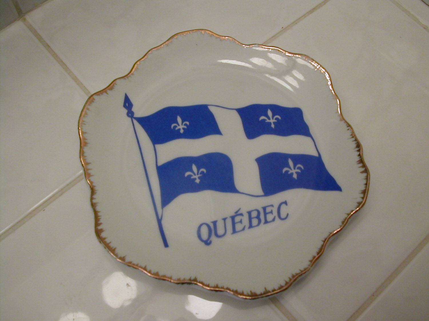 Vintage Commemorative Quebec Flag Plate Travelers Memento - Etsy