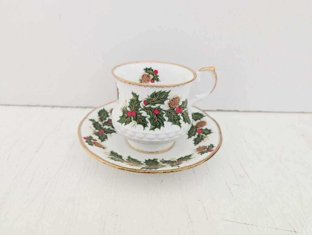 Vintage Christmas Teacup Queen Anne Holly Berry Gold Trim - Etsy